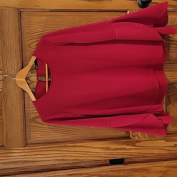 Gibson | Tops | Womens Red Top With Bell Type Sleeves By Gibson This Is ...